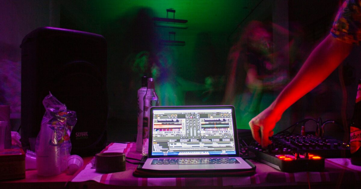 The Most Important DJ Software Programs You Need To Know About - SYQEL